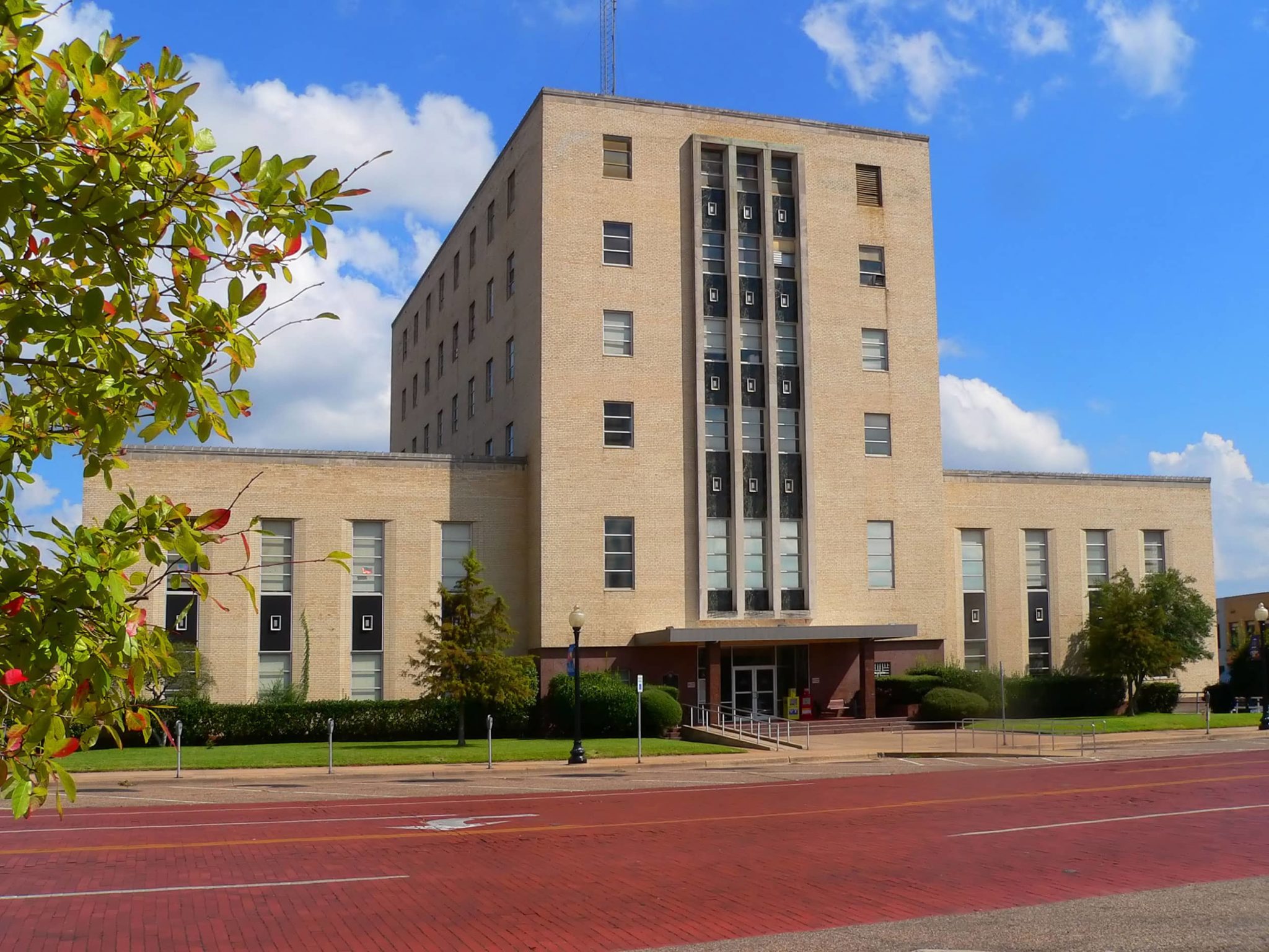 Commercial Window Cleaning & Pressure Washing in Tyler, Texas